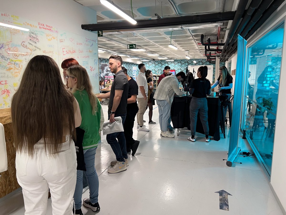 Convocatoria de becas MREC