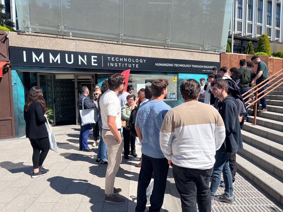 Convocatoria de becas MREC